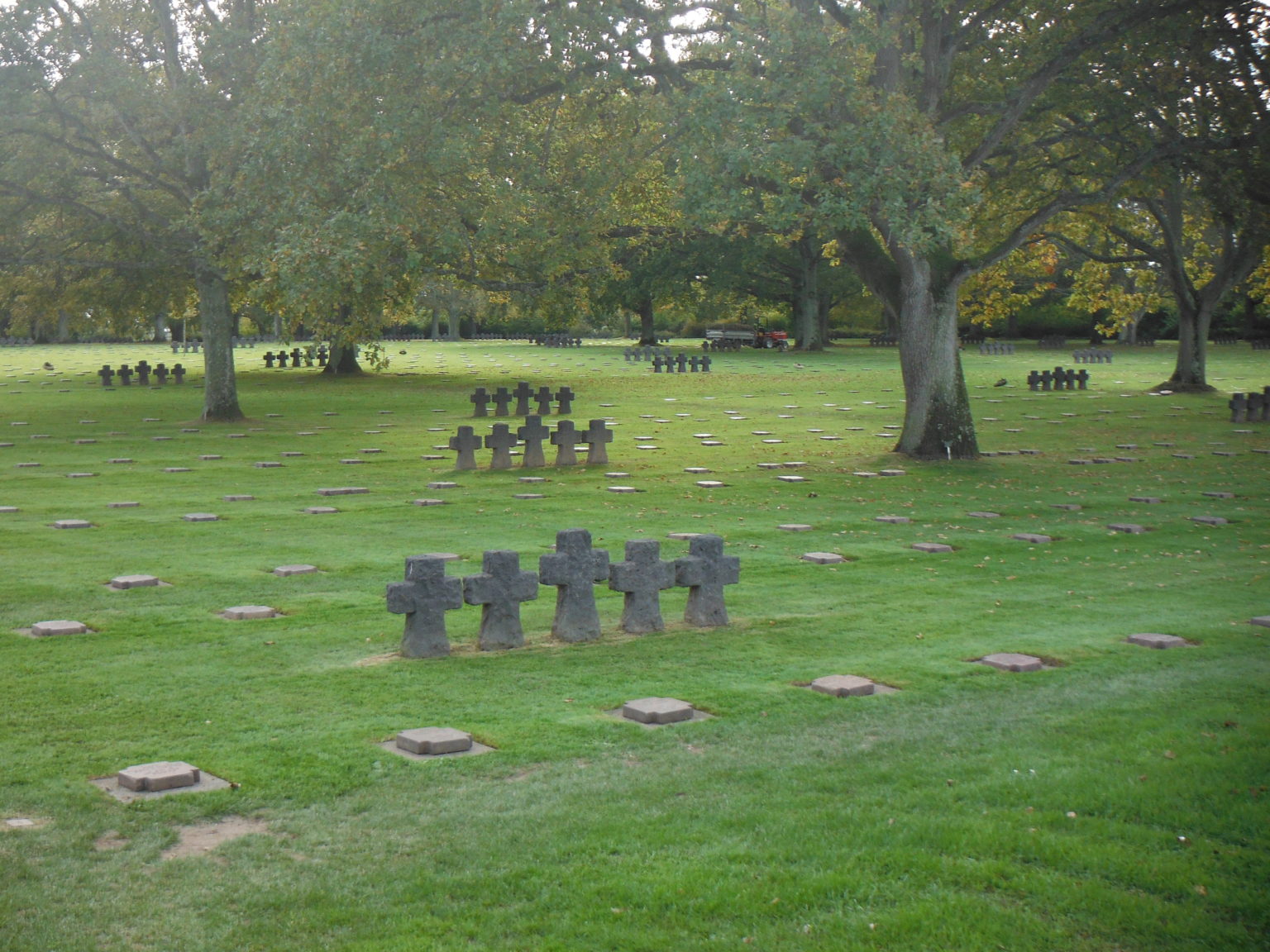 Aujourd'hui... Deux lieux de mémoire : le cimetière américain de ...